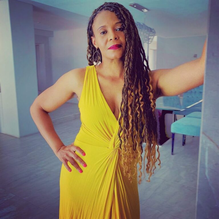 Full detailed biography of Tsholo Mashishi. - Soapie Celebs