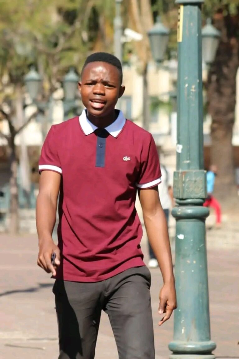 Kwanda Manyathi biography AKA Velaphi on the Black Door. - Soapie Celebs