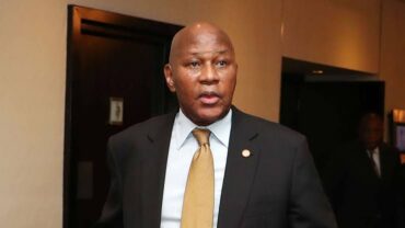 Kaizer Motaung Biography, age, education, career and Kaizer Chiefs ...