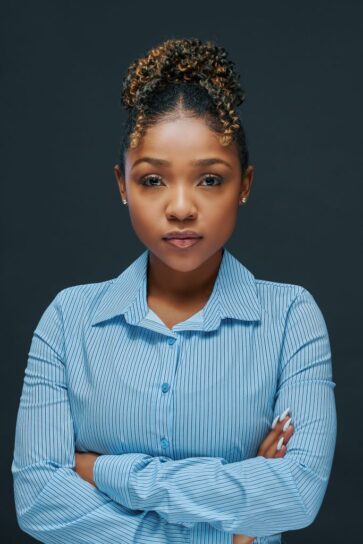 Zazi Kunene biography AKA Sindi Smoke and Mirrors. - Soapie Celebs