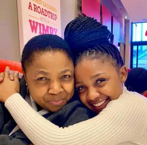 Zazi Kunene biography AKA Sindi Smoke and Mirrors. - Soapie Celebs